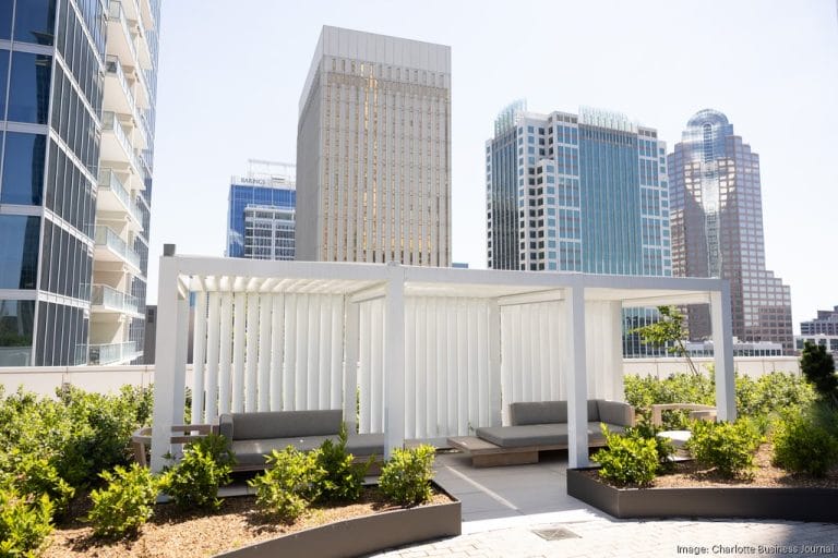 Wells Fargo wraps construction on uptown Charlotte tower project ...